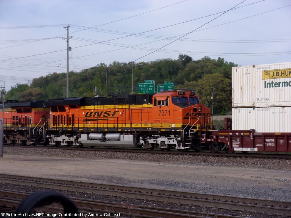 BNSF 7371